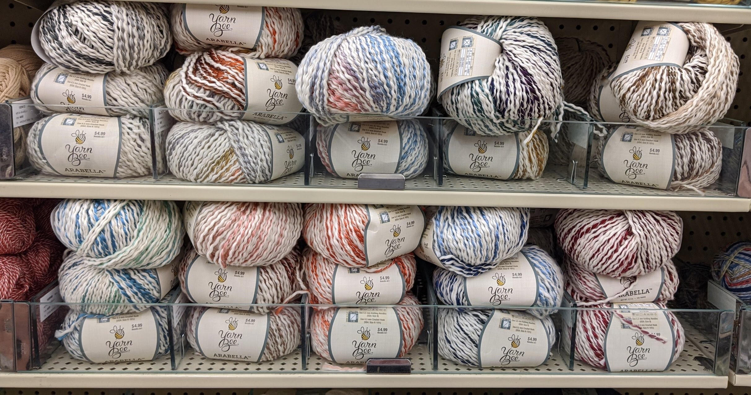 YarnBee’s – Arabella Yarn Review – Wulfies Essentials